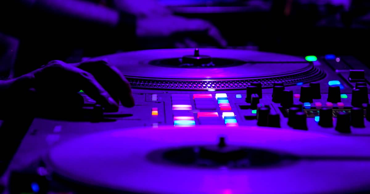 DEEP ELEMENTS VOL 18